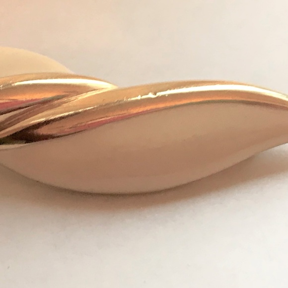 Monet | Jewelry | Monet Gold And Cream Enamel Pin | Poshmark